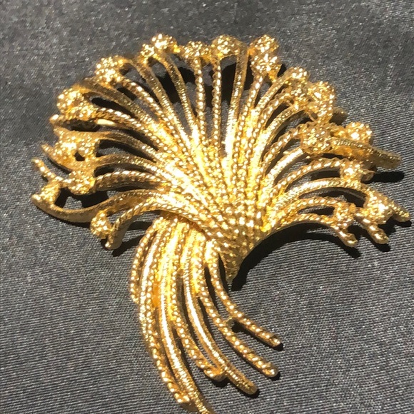 Monet | Jewelry | Vintage Monet Floral Goldtoned Rope Style Brooch ...